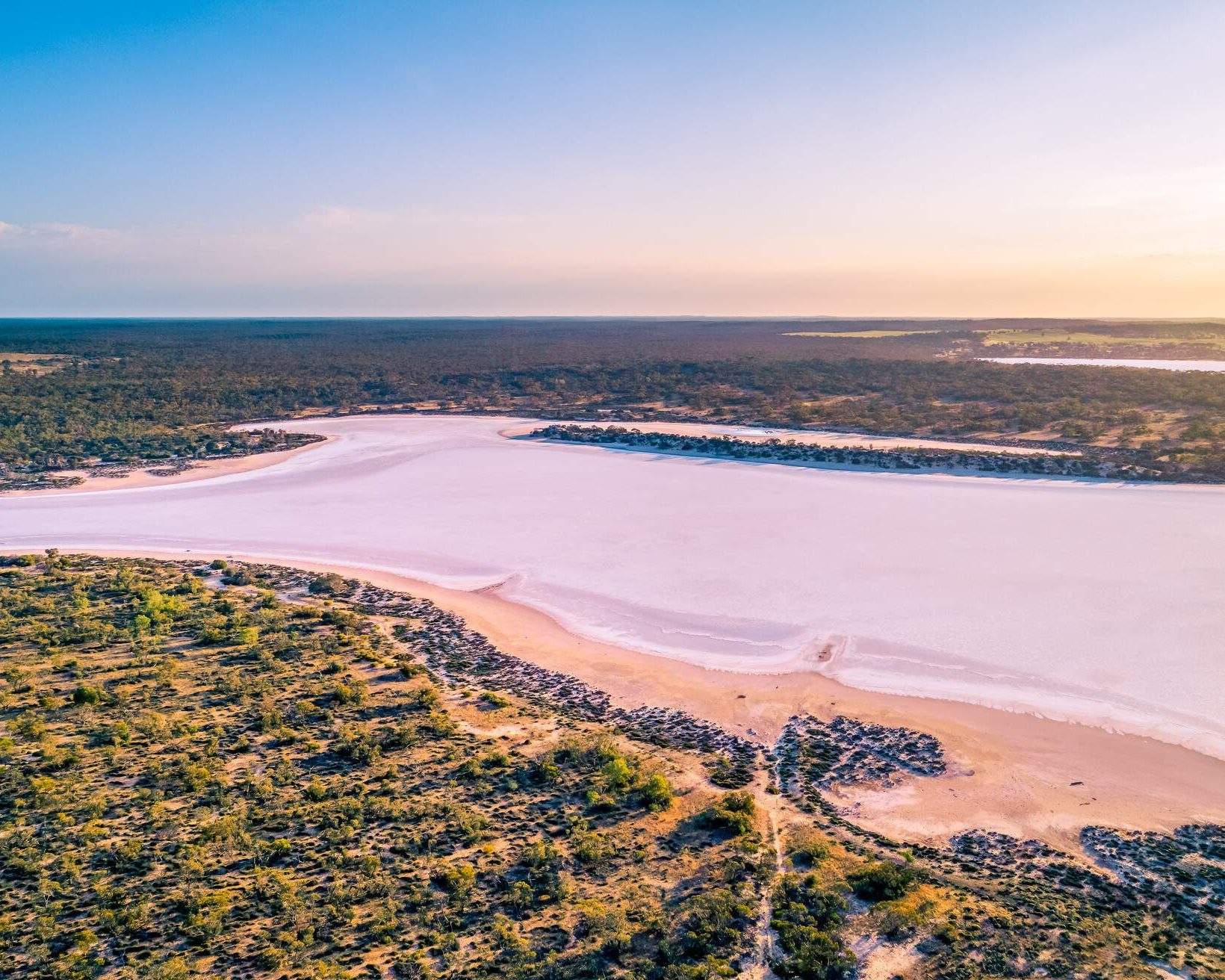 7 Pink Lakes in Australia that everyone must visit once - KAYAK