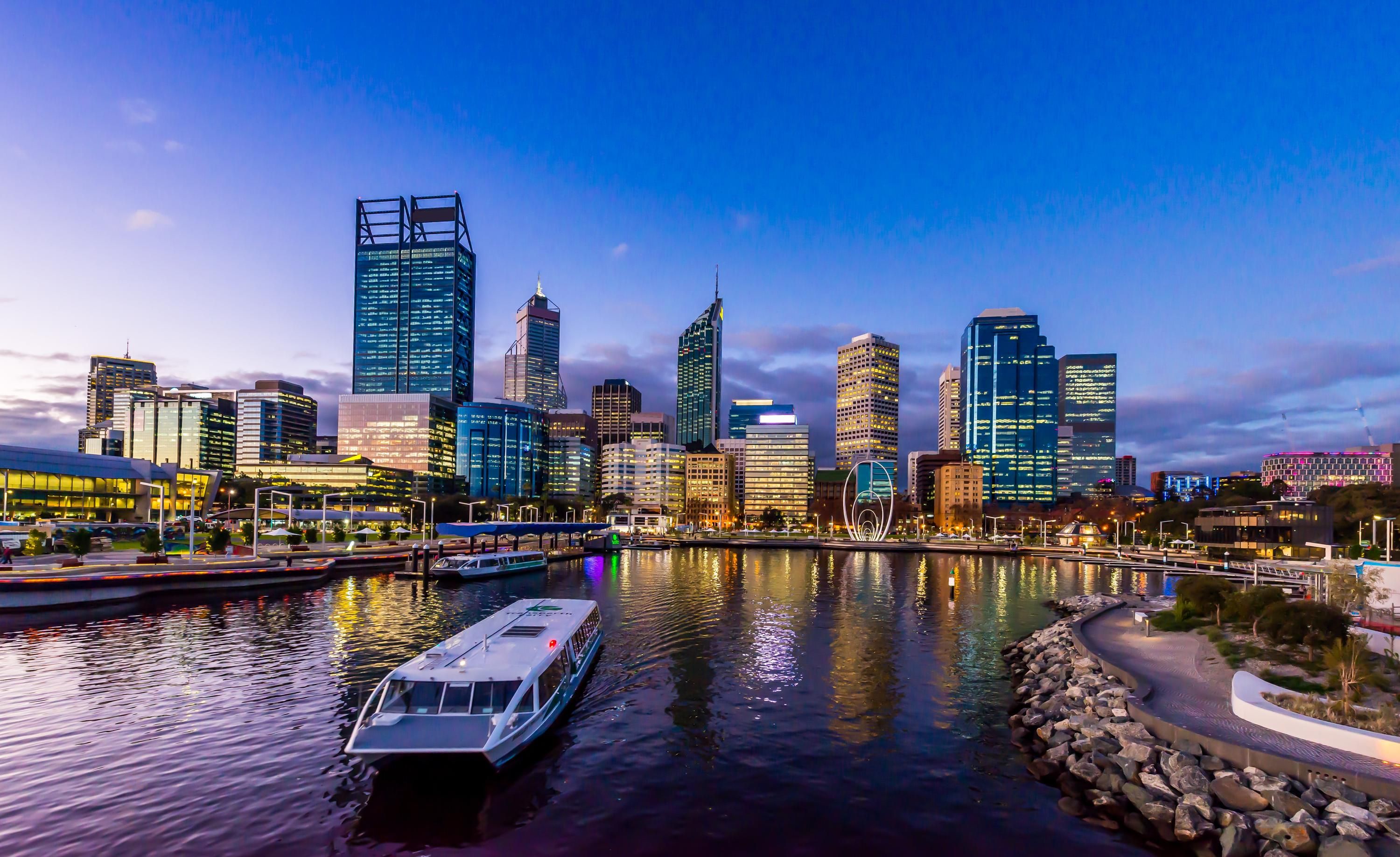 Van Hire Perth, Minivans & Passenger from $76/day | KAYAK