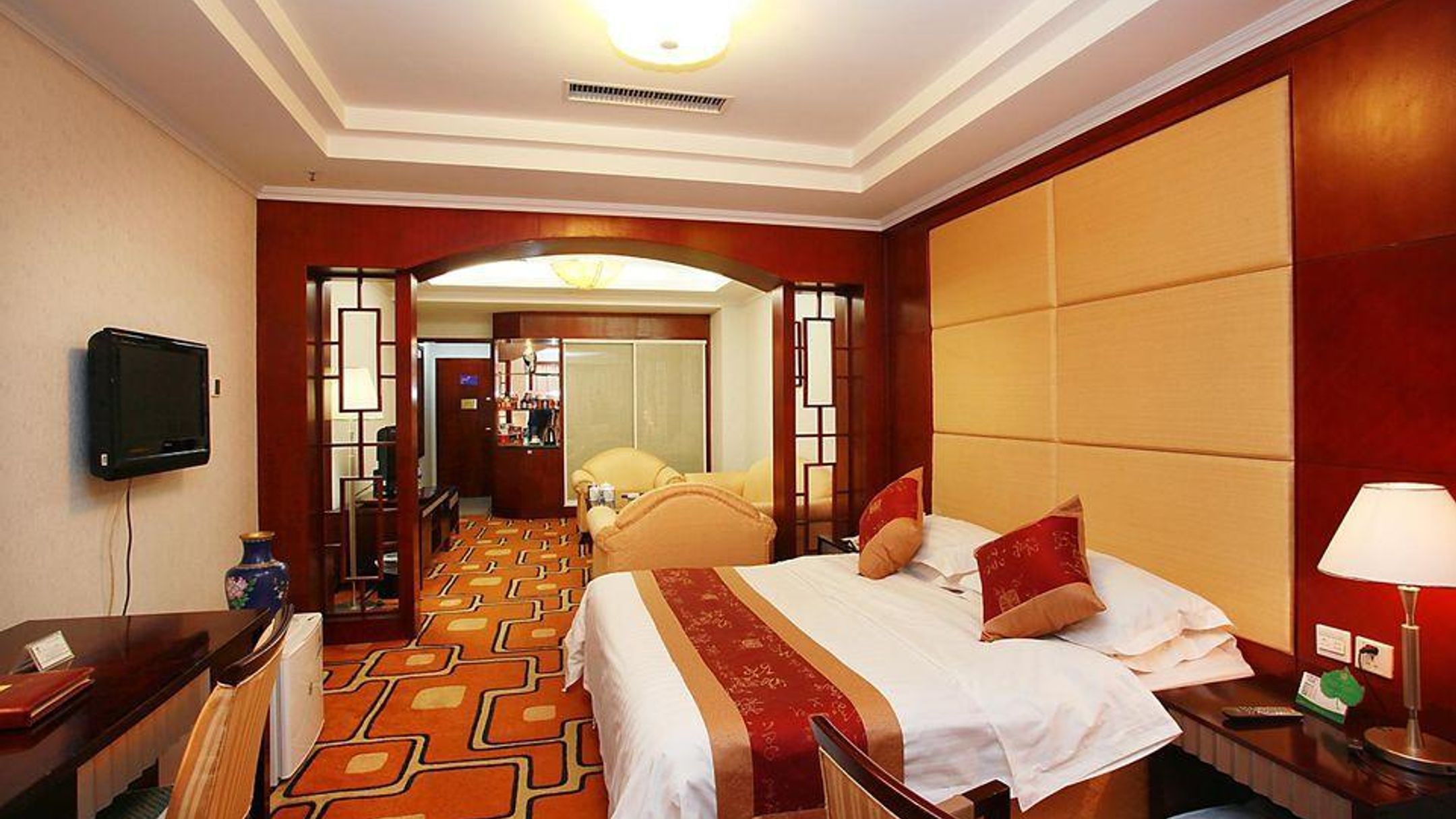Yantai Golden Beach Hotel $54. Yantai Hotel Deals & Reviews - KAYAK