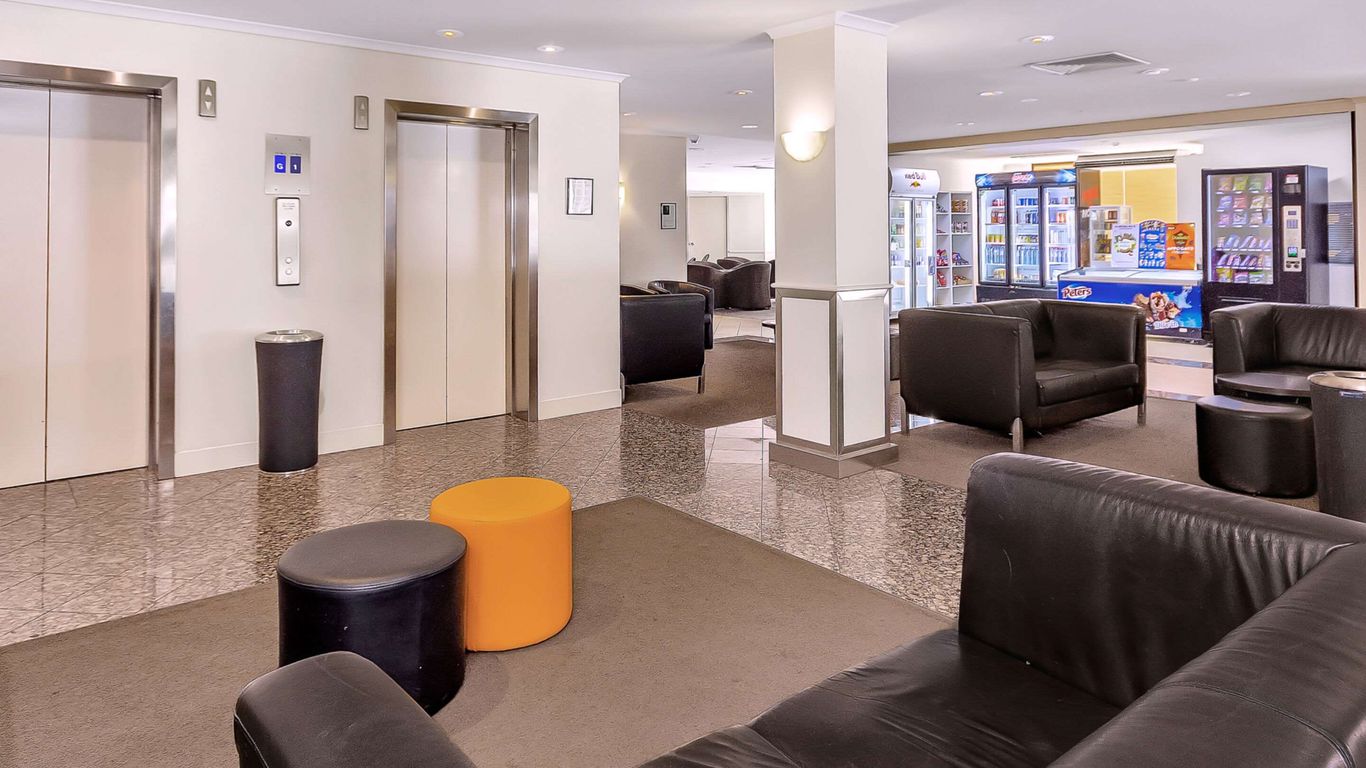 Comfort Inn & Suites Goodearth Perth $135. Perth Hotel Deals & Reviews ...