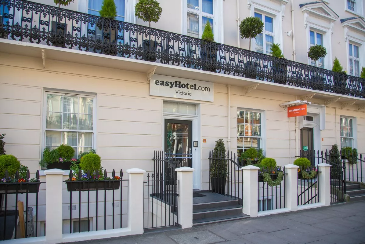 easyHotel London Victoria $66. London Hotel Deals & Reviews - KAYAK